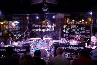 9 Ways to Meet Singles in Springfield, MO (Dating Guide)